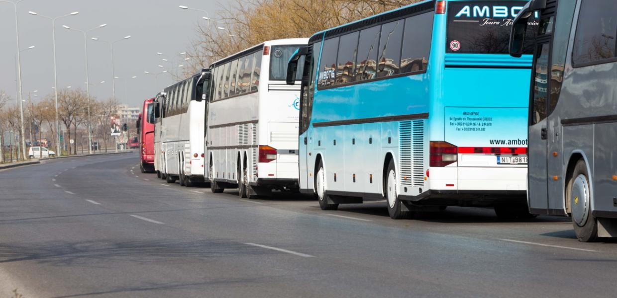 Φωτιά σε τουριστικό λεωφορείο στη Θεσσαλονίκη - Tourism Today
