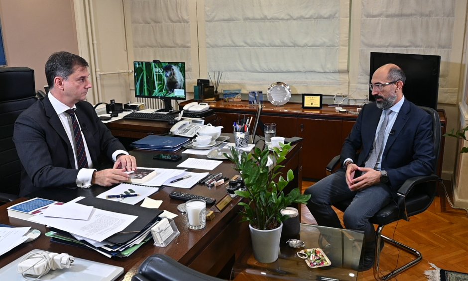 Θεοχάρης: Μελετάται η υποχρεωτική ασφάλιση των αυτοκινήτων για φυσικές ...