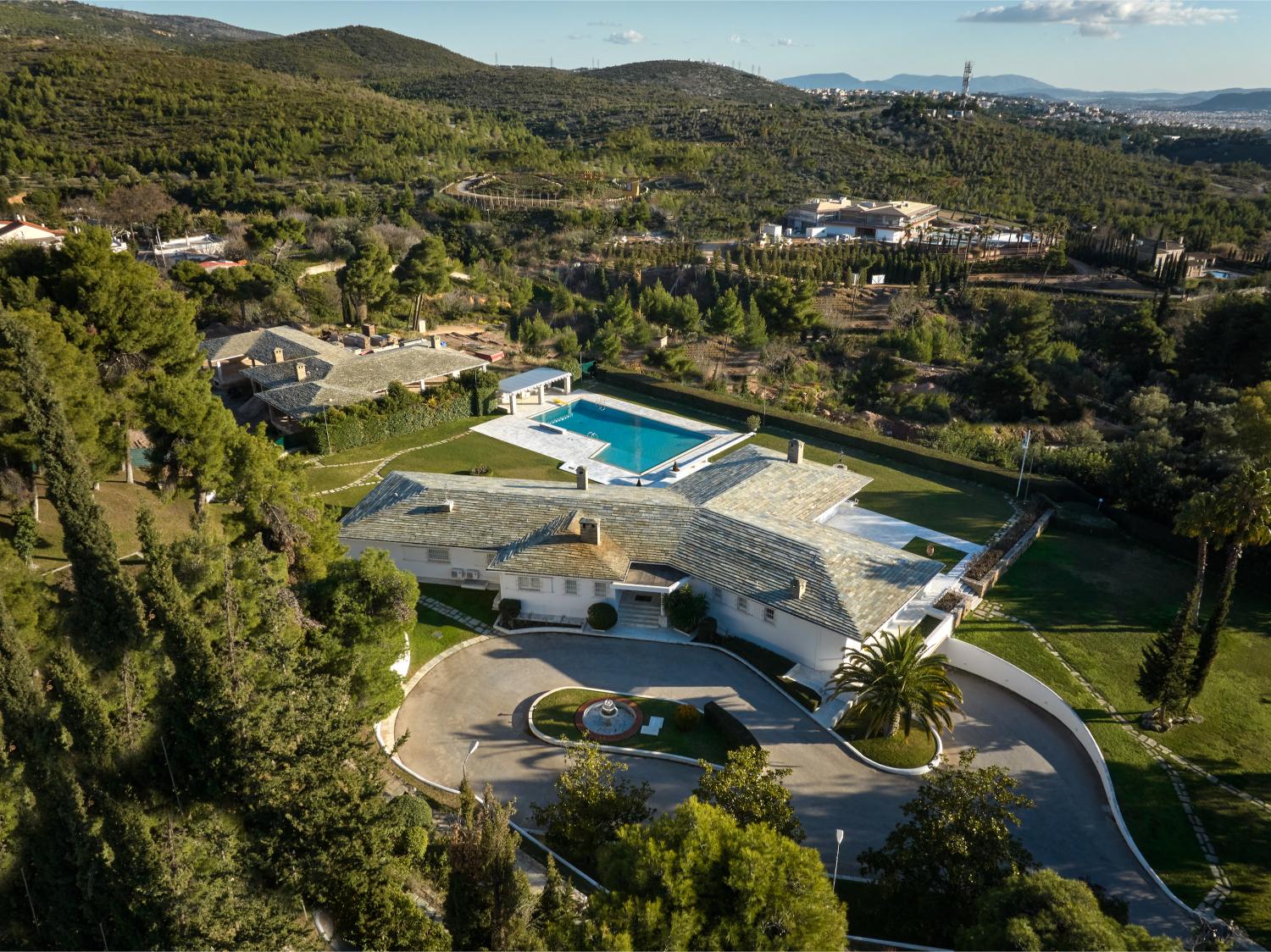 Sotheby’s: Στο ραντάρ των επενδυτών τα πολυτελή ακίνητα στην Ελλάδα
